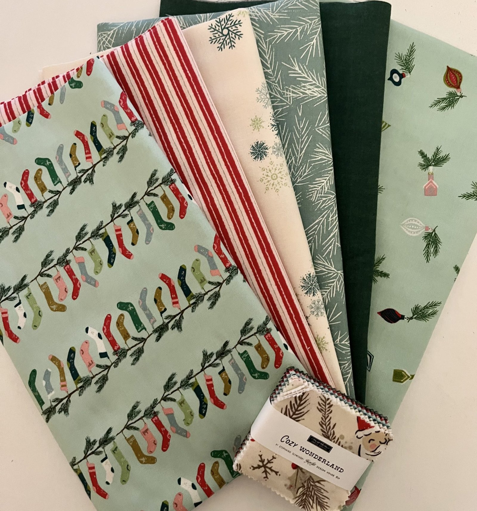Cozy Wonderland Mini Charm Project Pack - Coast & Country